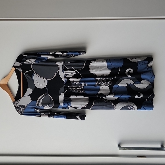 Brian Bailey | Dresses | Brian Bailey Illustrative Floral Jersey 3 ...